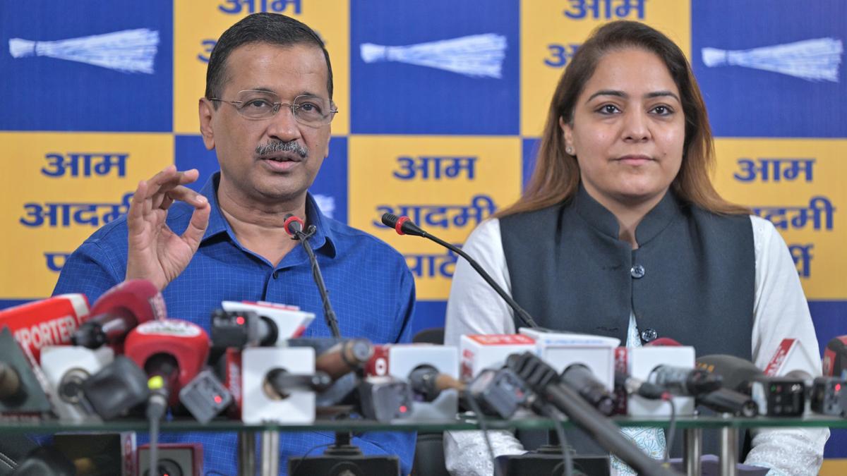 MCD sanitation workers got salaries, Deepavali bonus before month-end ...