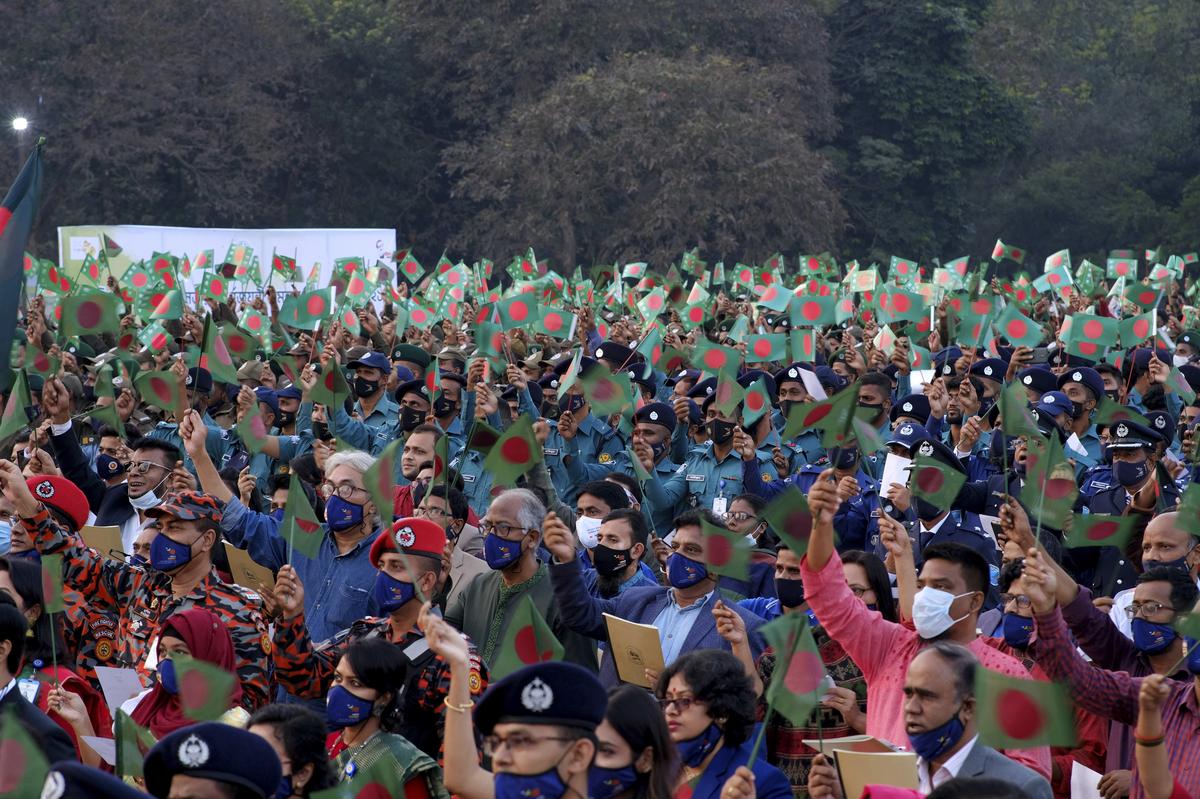 Review of Joya Chatterji’s Shadows at Noon — The South Asian Twentieth ...