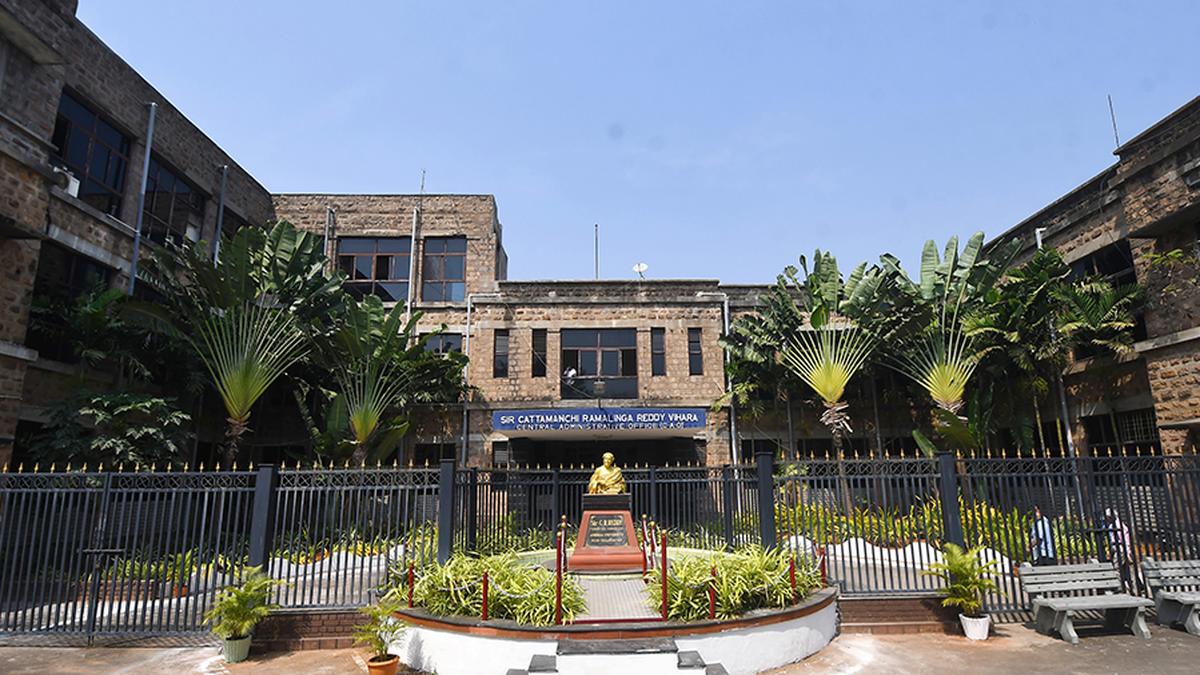 Andhra University to organise combined convocation in Visakhapatnam on ...