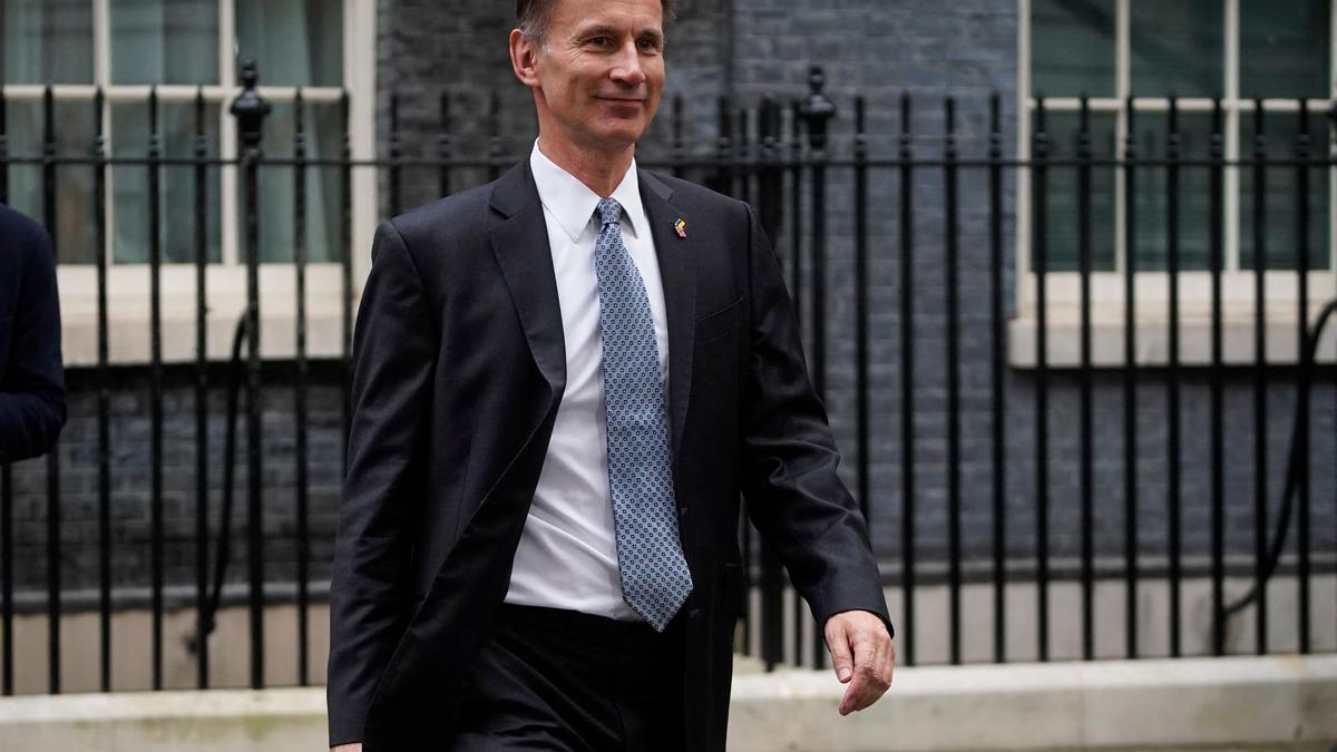 U.K. Treasury chief delays detailing new economic plans - The Hindu