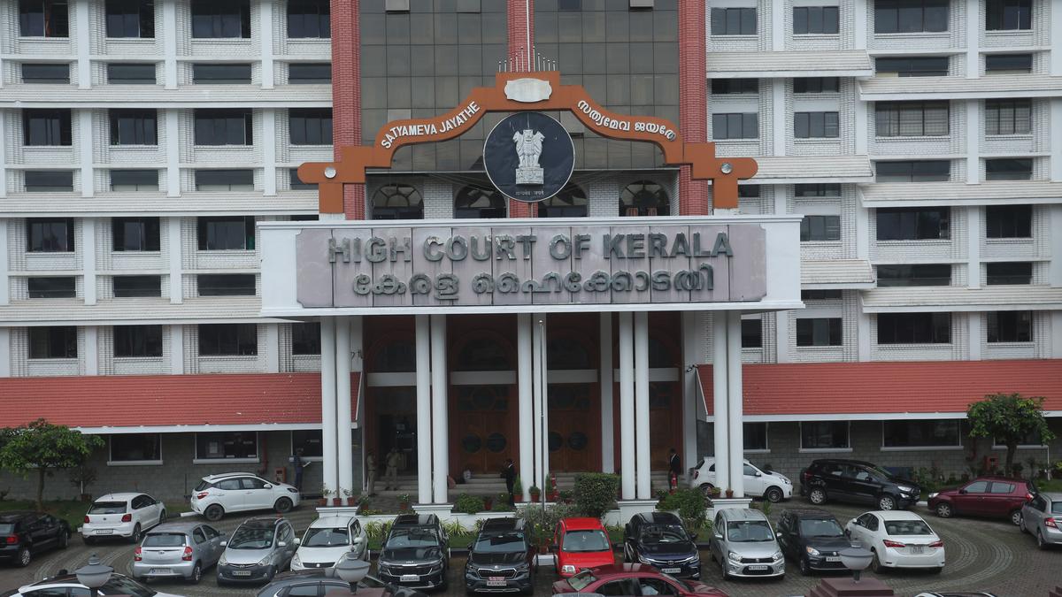 CMRL-Exalogic case: Kerala High Court issues notice to Veena, 12 others ...
