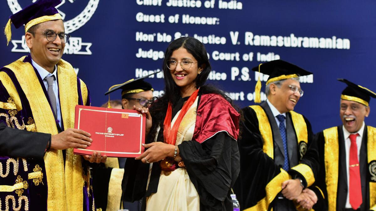 Supreme Court seeks BCI response on plea of final year LLB students ...