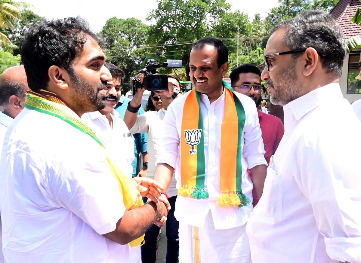 Campaign enters the final lap at Puthuppally - The Hindu