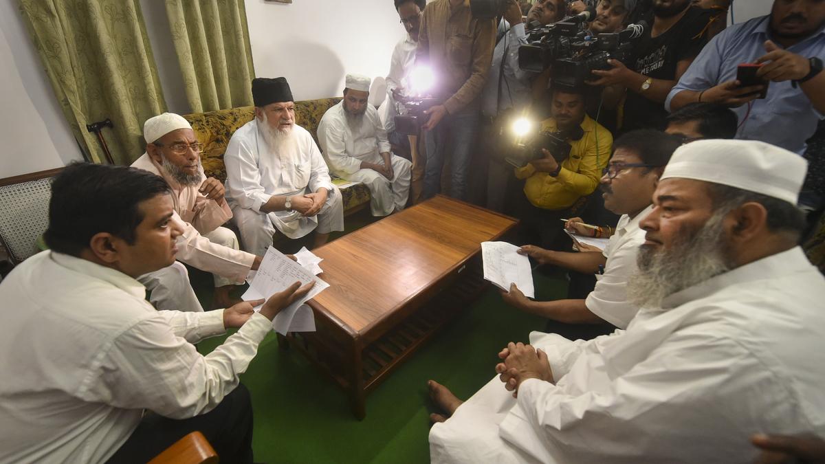 U.P. officials survey Darul Uloom Nadwatul Ulama - The Hindu