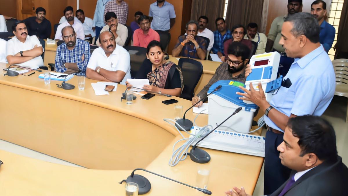 DC tells officers to understand working of EVMs, VVPAT machines - The Hindu