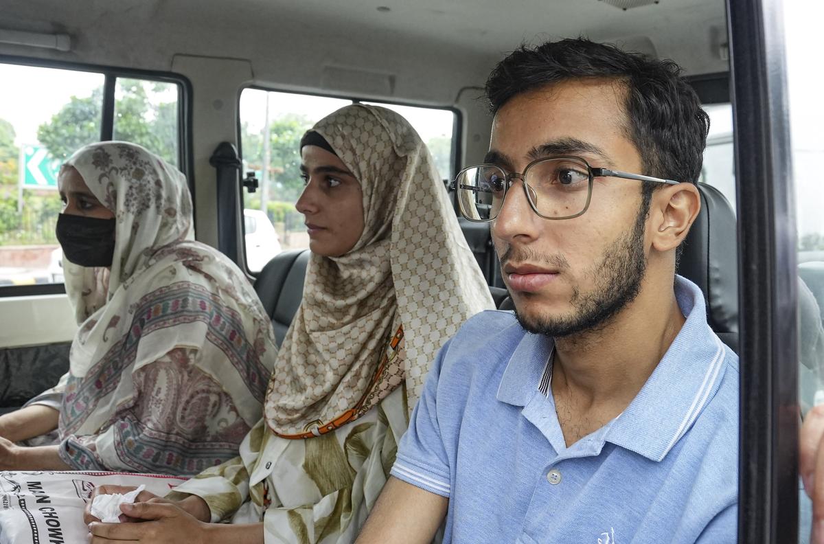 Out on parole, Amritpal Singh, Engineer Rashid take oath as Lok Sabha ...
