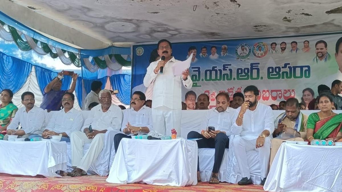 Andhra Pradesh: YSRCP leaders leave for Vijayawada for crucial review meeting on April 3 - The Hindu