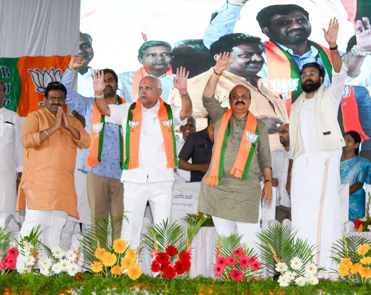 Congress, BJP fight over Modi-Nehru comparison - The Hindu