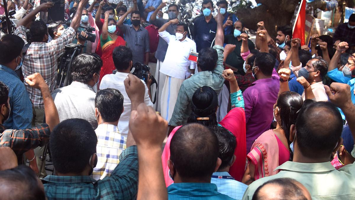 NGO Union to strike continue at Kozhikode collectorate as talks fail ...