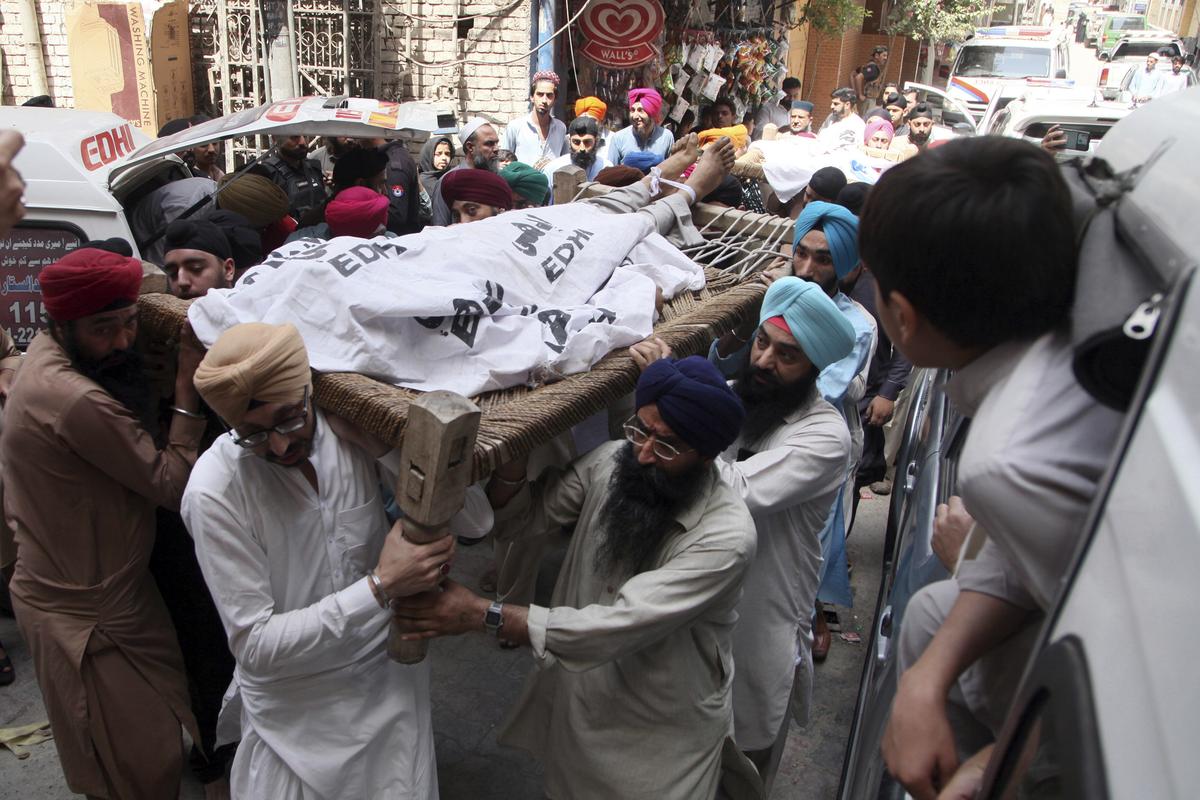 Two Sikh businessmen shot dead in broad daylight in Pakistan - The Hindu