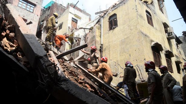 Five people injured in Azad Market building collapse in Delhi - The Hindu
