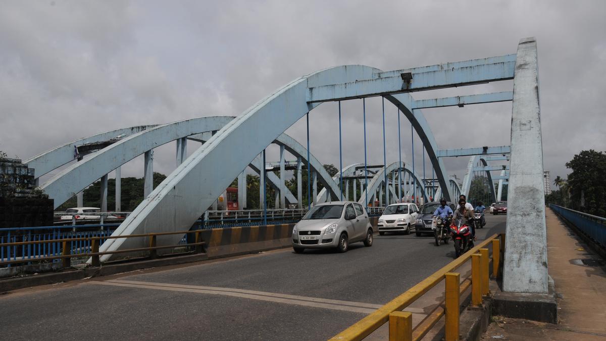 Kochi metro extension to airport to depend on outcome of comprehensive ...