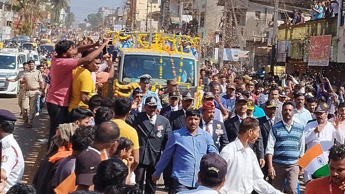 Wing Commander Hanumanth Rao cremated - The Hindu