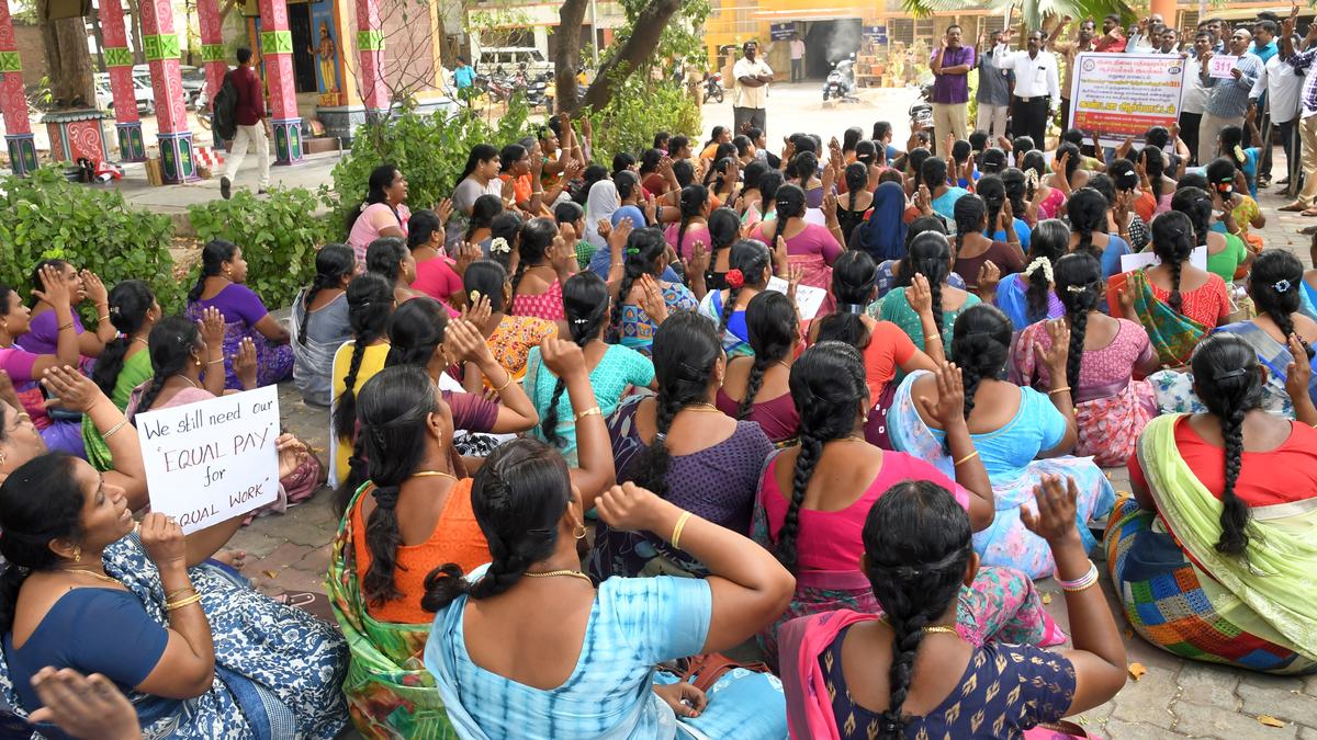 Secondary grade teachers demand ‘equal pay for equal work’ - The Hindu