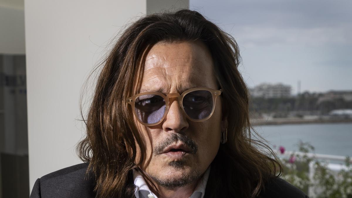 Johnny Depp suffers ankle injury ahead of his Hollywood Vampires ...