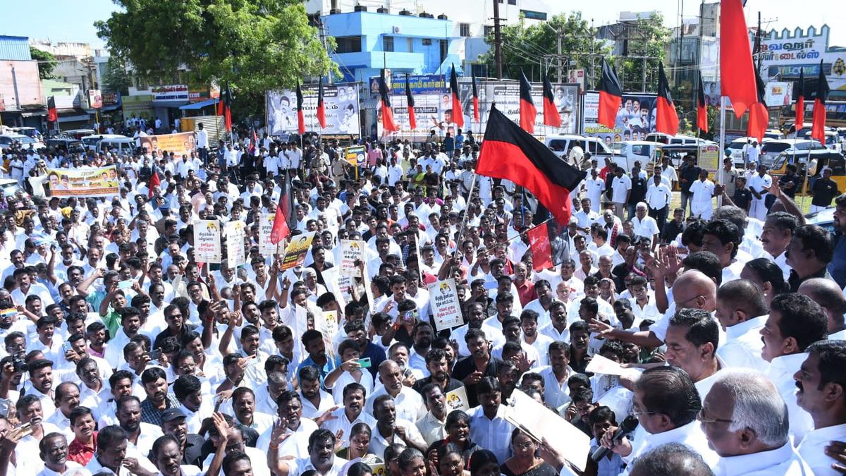 DMK cadre in Dindigul, Theni, Madurai stage protest against imposition ...