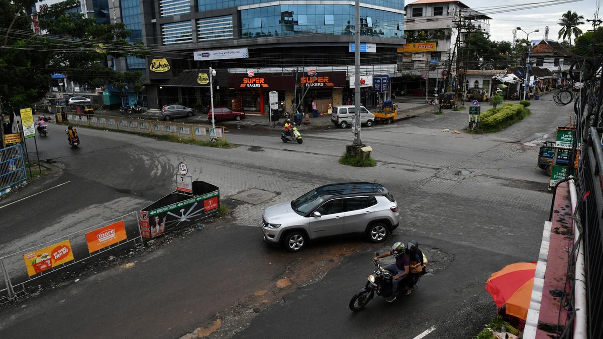 Kathrikadavu Jn. may turn into a choke point on widened Thammanam ...