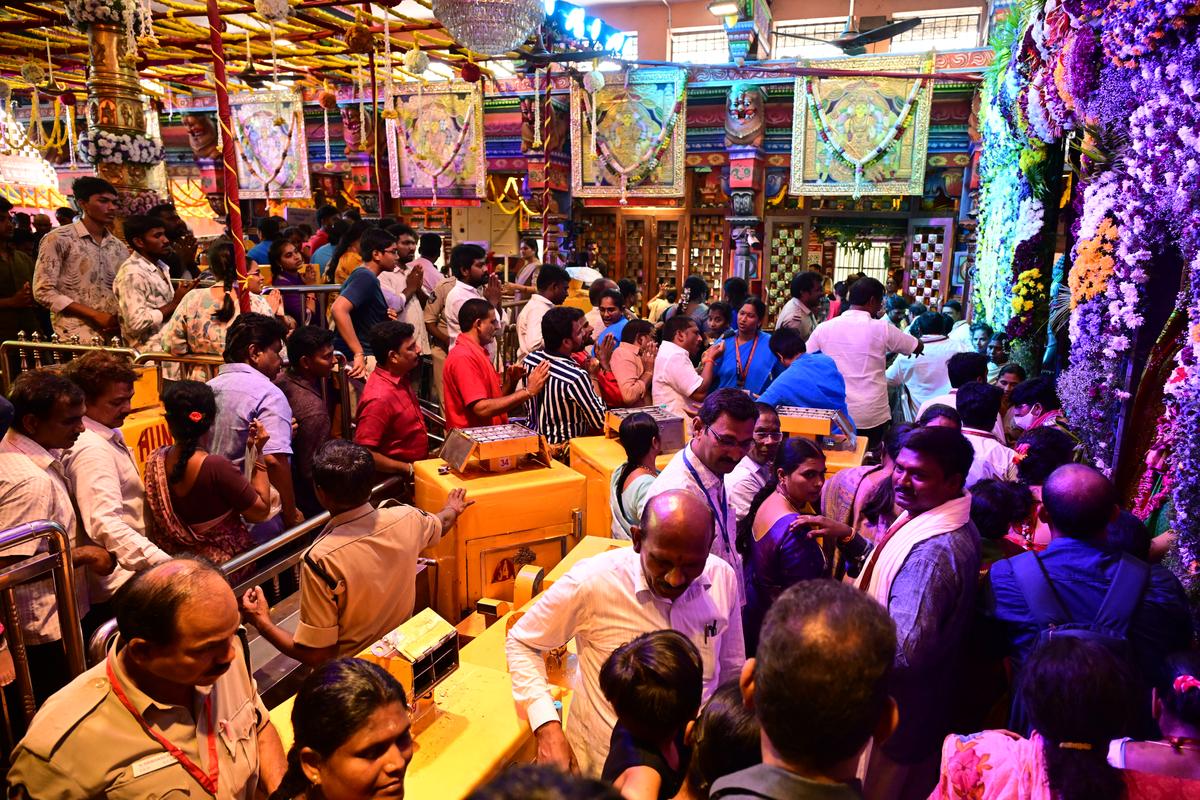 Heavy rush continues on ninth day of Dasara at Indrakeeladri - The Hindu