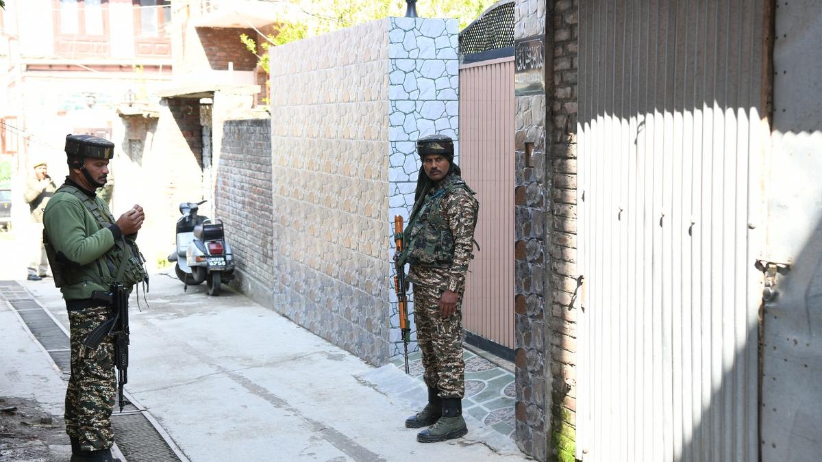 NIA raids 9 locations in Kashmir, seizes incriminating digital data ...