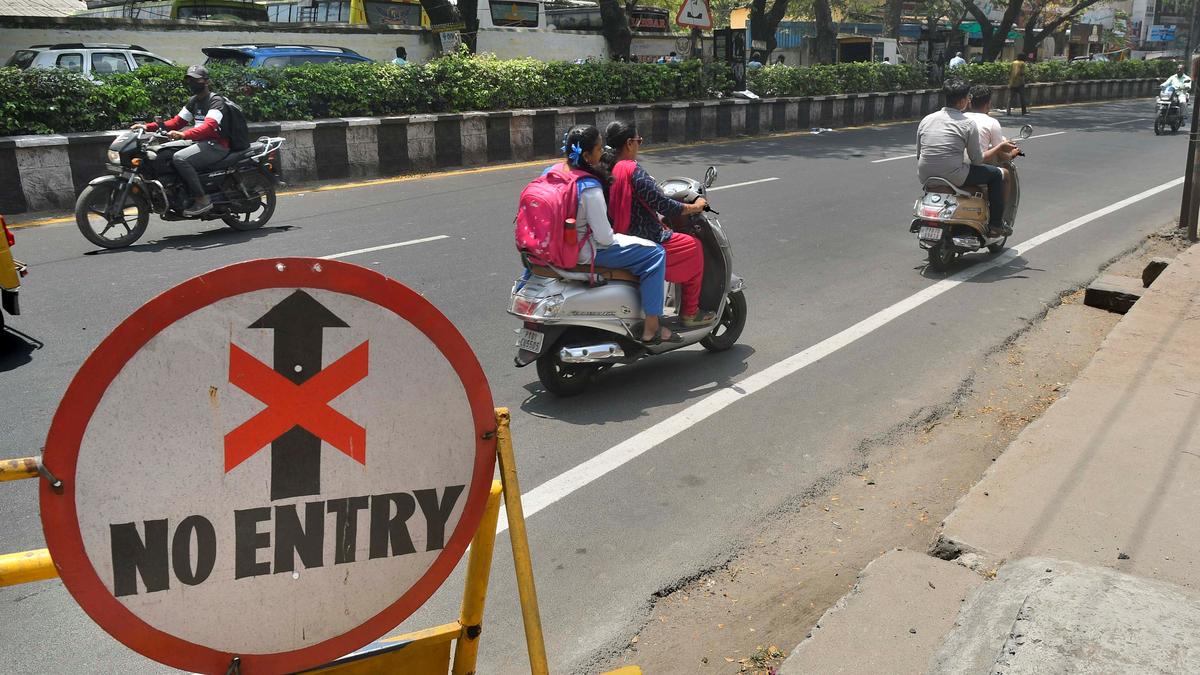 One-way violations and wrong-side driving rampant in Puducherry - The Hindu