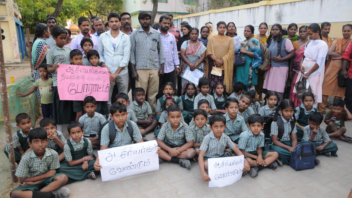 Parents, students demand appointment of adequate teachers in government ...