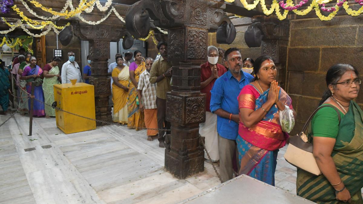 Devotees throng Perumal temple in Erode for Vaikunta Ekadasi - The Hindu