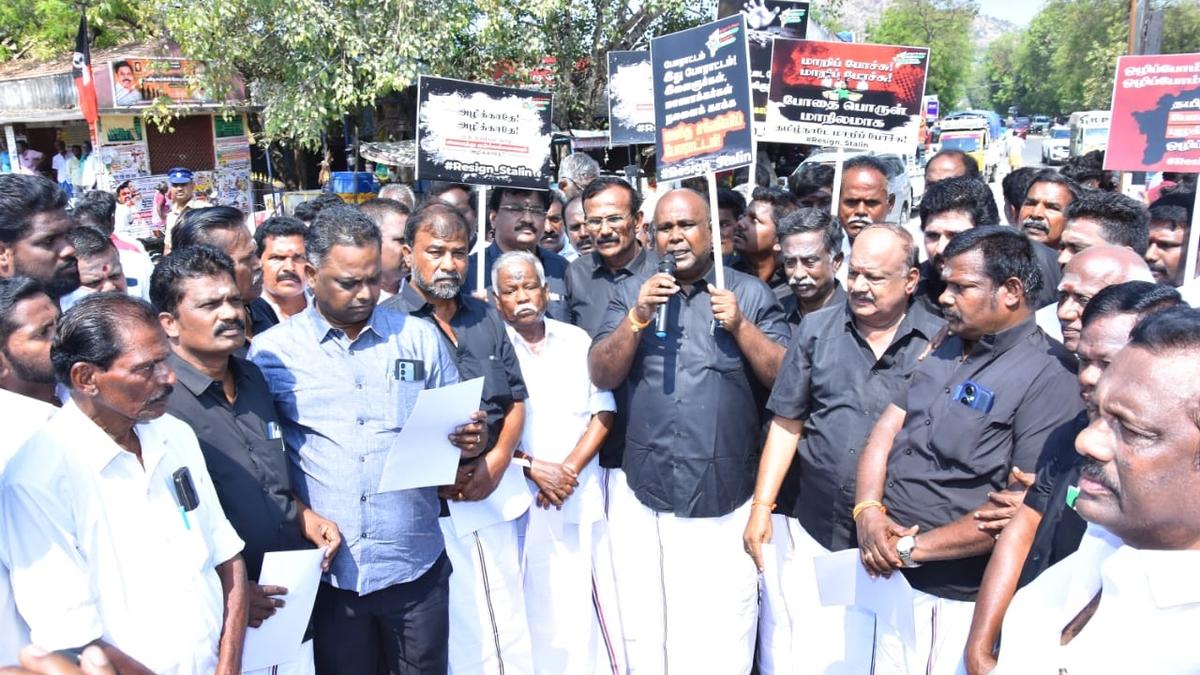 AIADMK demands CM’s resignation; forms human chain flaying drug ...