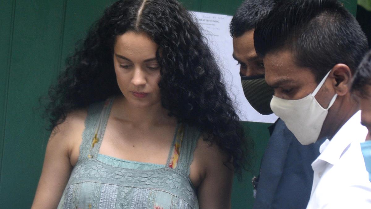 Kangana Ranaut appears before Mumbai court in Javed Akhtar defamation ...