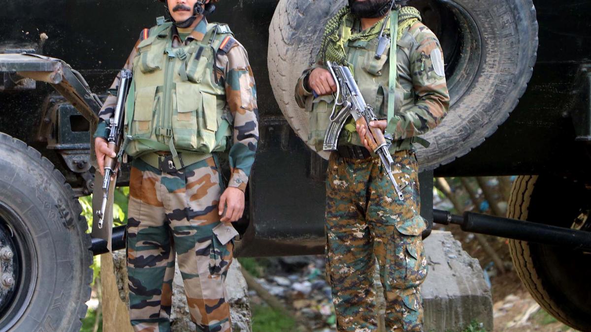Solider killed during anti-militancy operation in Anantnag - The Hindu