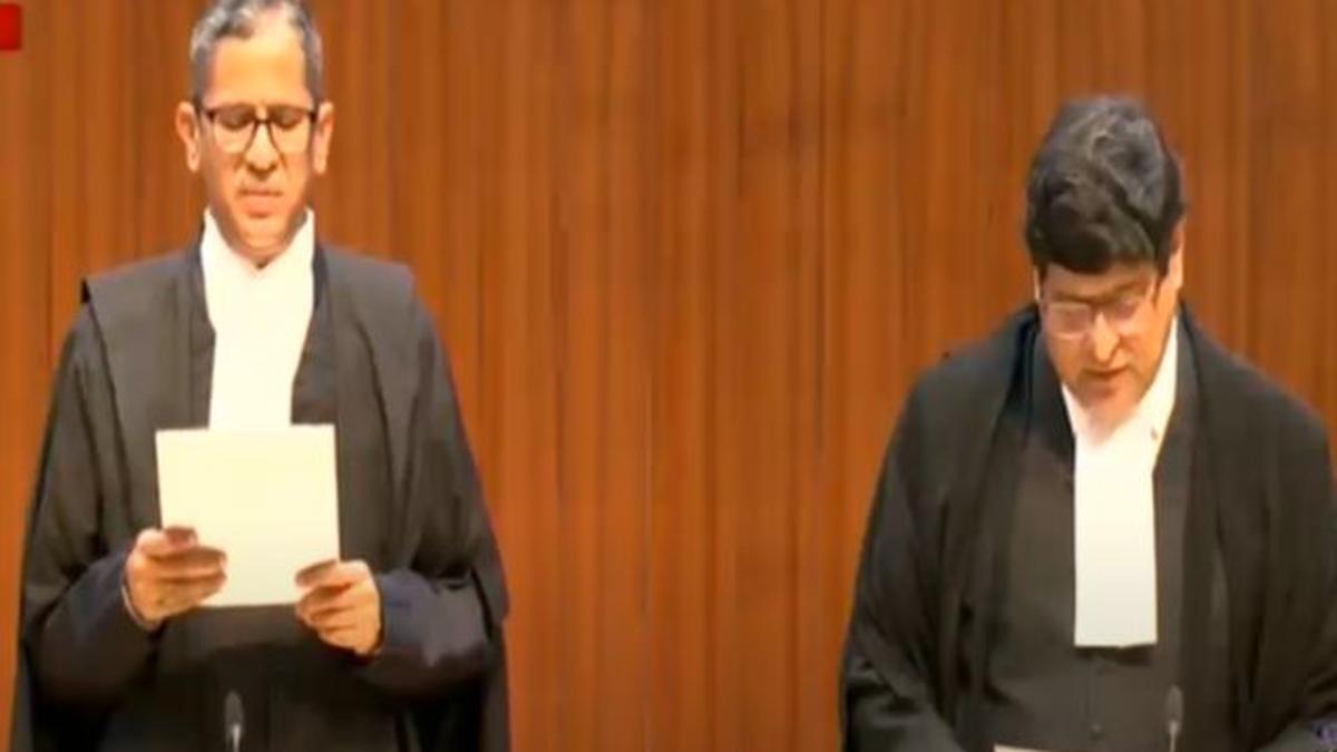 Sudhanshu Dhulia, Jamshed Burjor Pardiwala take oath as Supreme Court judges - The Hindu