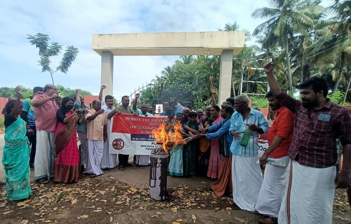 Protest against Coca-Cola at Plachimada - The Hindu