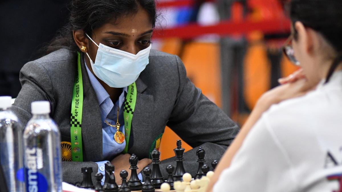 Tania and Vaishali give India 1 a dramatic win - The Hindu