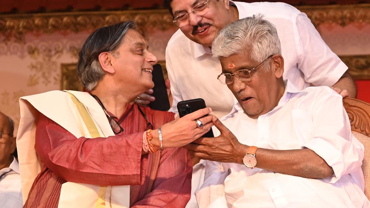 NSS obliquely throws its weight behind Shashi Tharoor - The Hindu