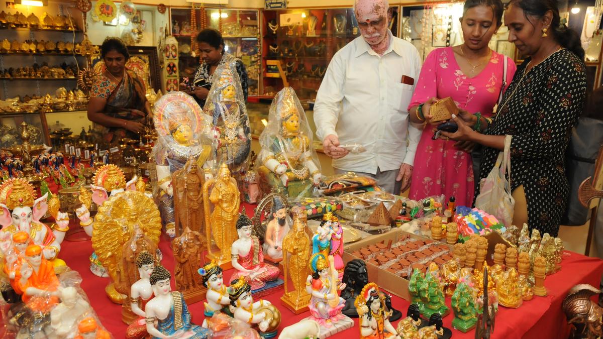 Handicrafts exhibition at Poompuhar in Erode - The Hindu