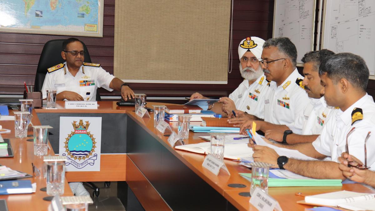Vice Admiral V. Srinivas visits INS Agrani, Naval Units in Coimbatore ...