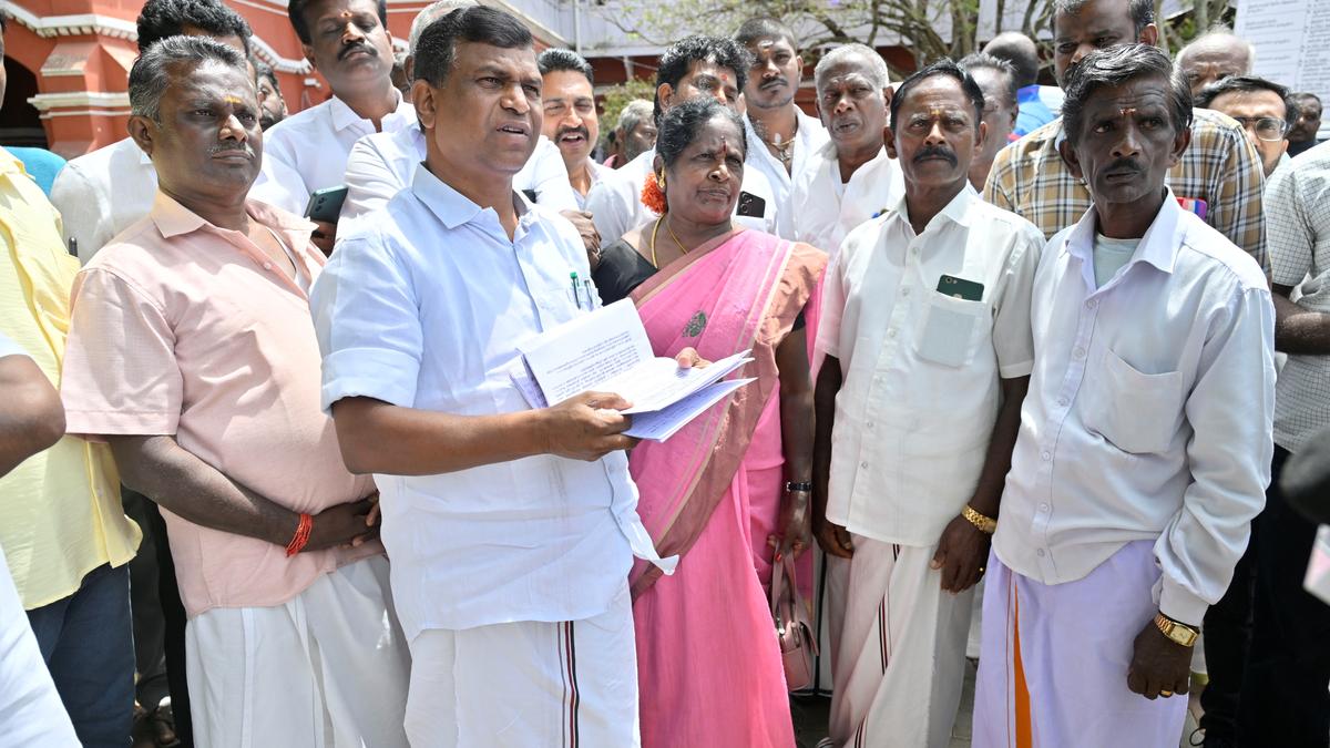 Devala residents demand construction of park to provide employment to ...