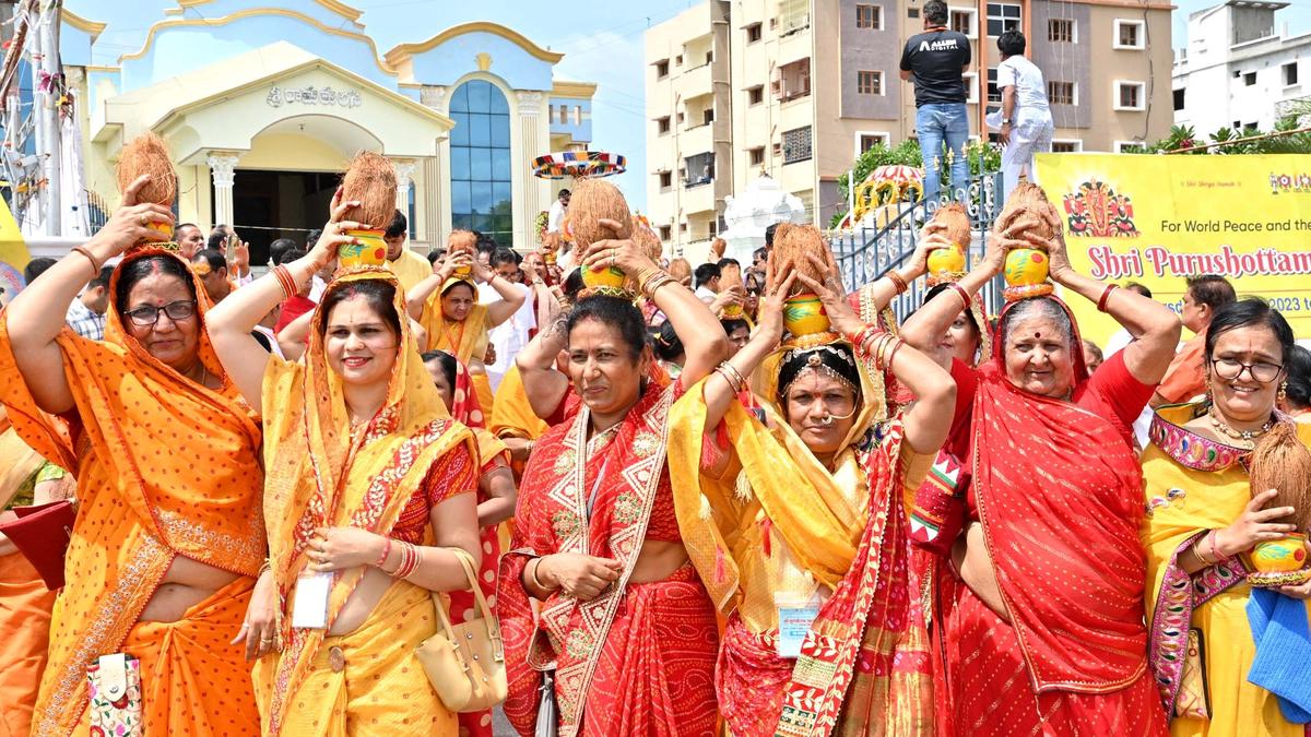 Grand ‘Sobha Yatra’ taken out ahead of Maha Yagam - The Hindu