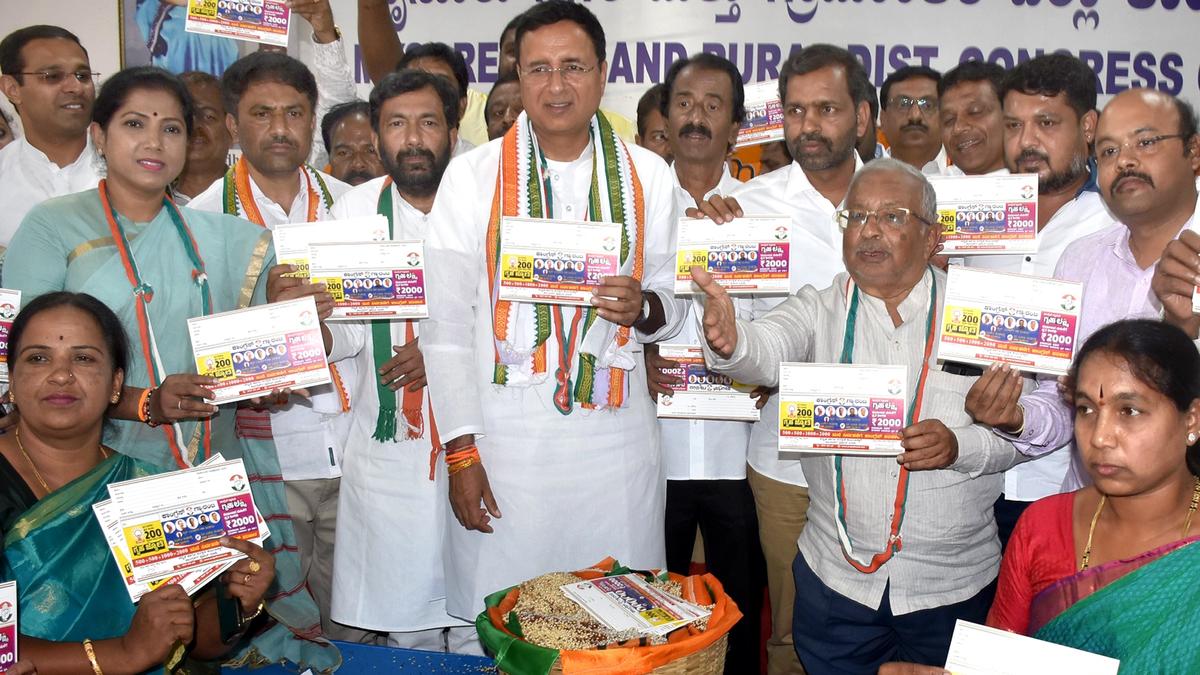 Congress launches ‘Guarantee Card’ campaign in Mysuru - The Hindu