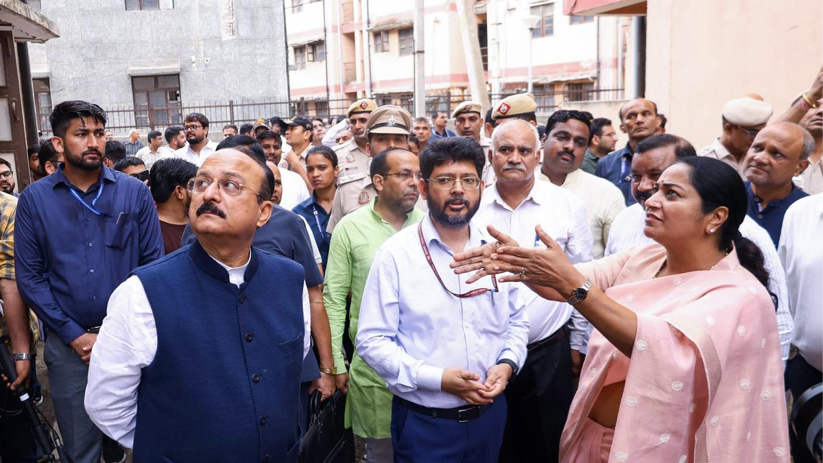 DDA launches ‘Jan Sadharan Awaas Yojana 2025’ for EWS, Janta flats ...
