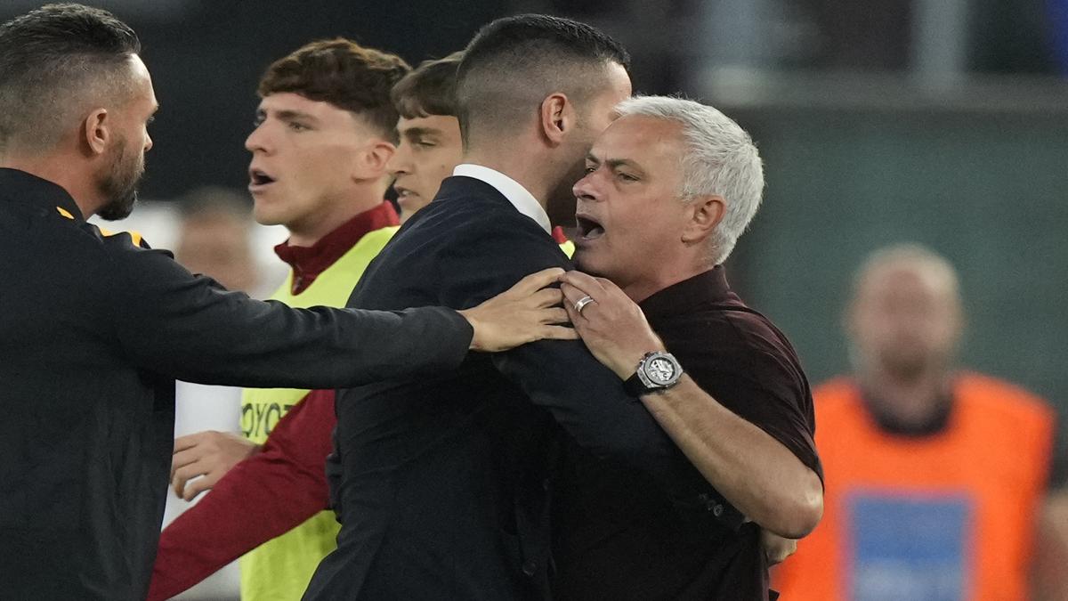 Serie A 2022.23 | Mourinho sees red in day of defeats for big teams ...