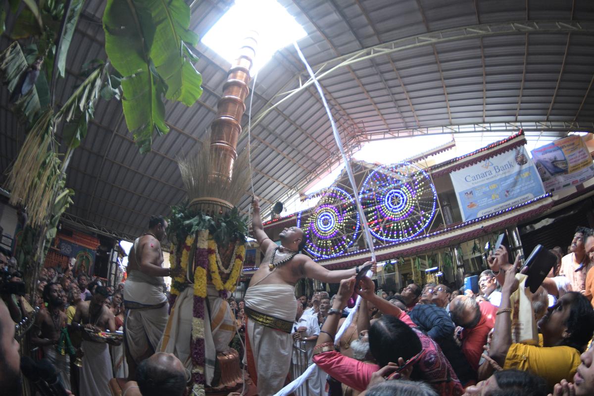 Curtain goes up on Kalpathy Ratholsavam in Palakkad - The Hindu