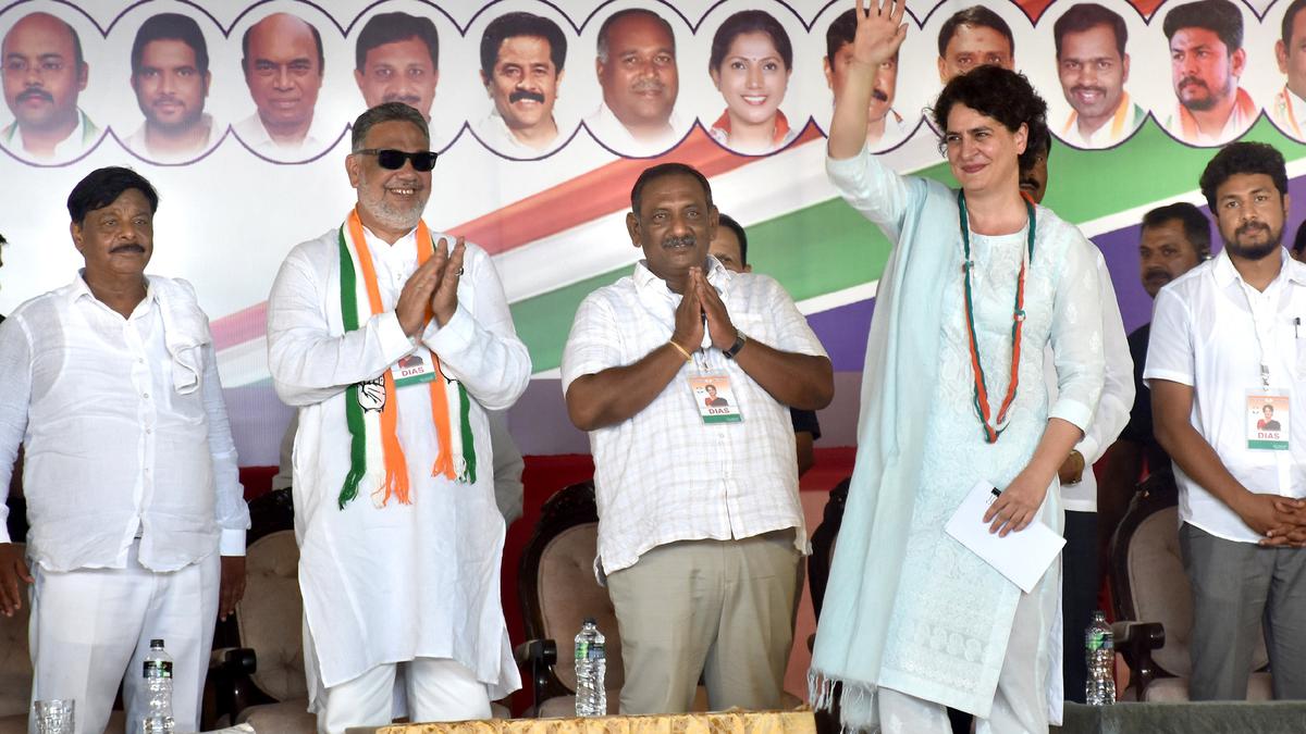 Priyanka Gandhi Accuses Bjp Of Looting ₹1 5 Lakh Crore From Karnataka