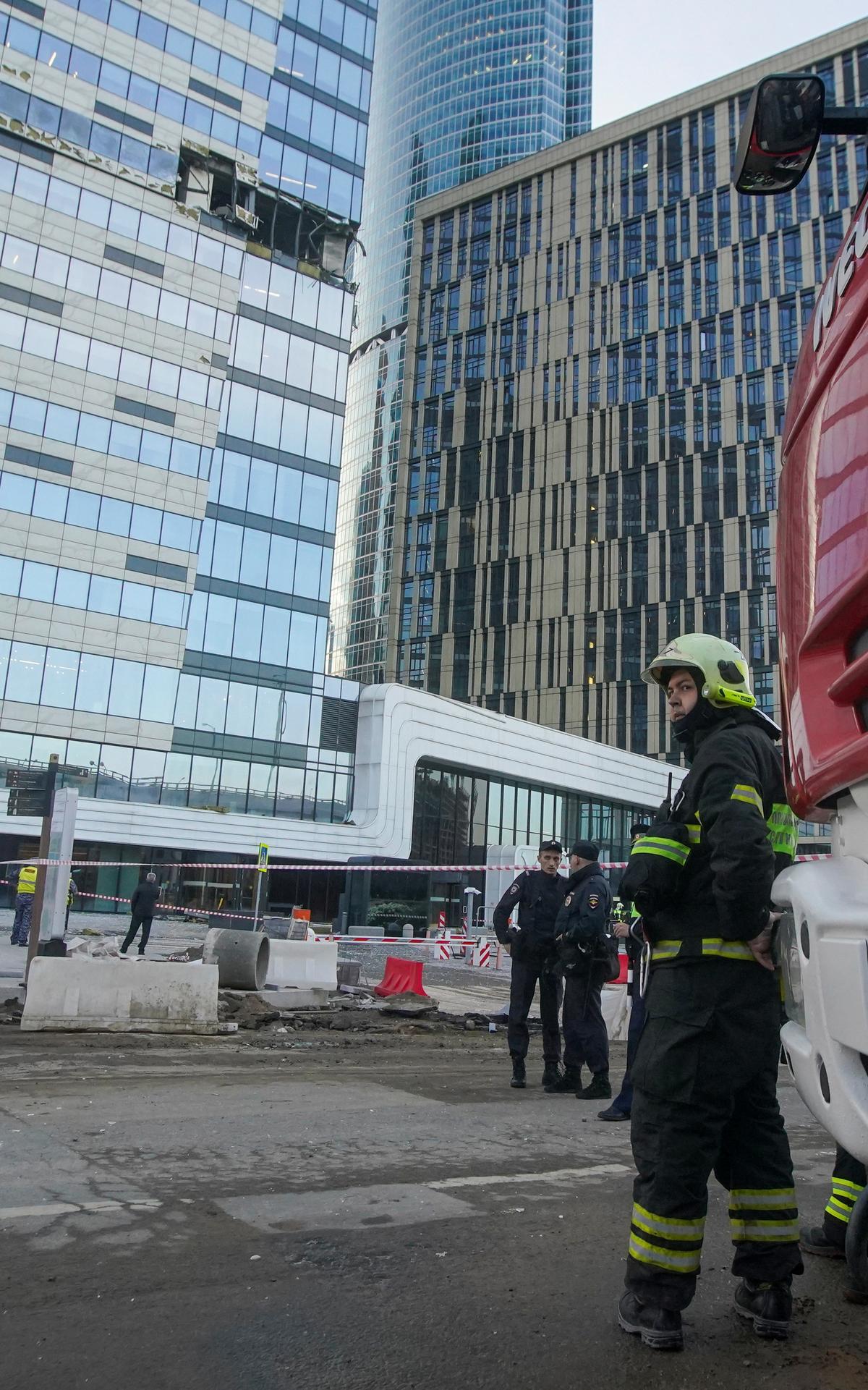 Overnight drone attack on Moscow injures 1, temporarily closes airport ...