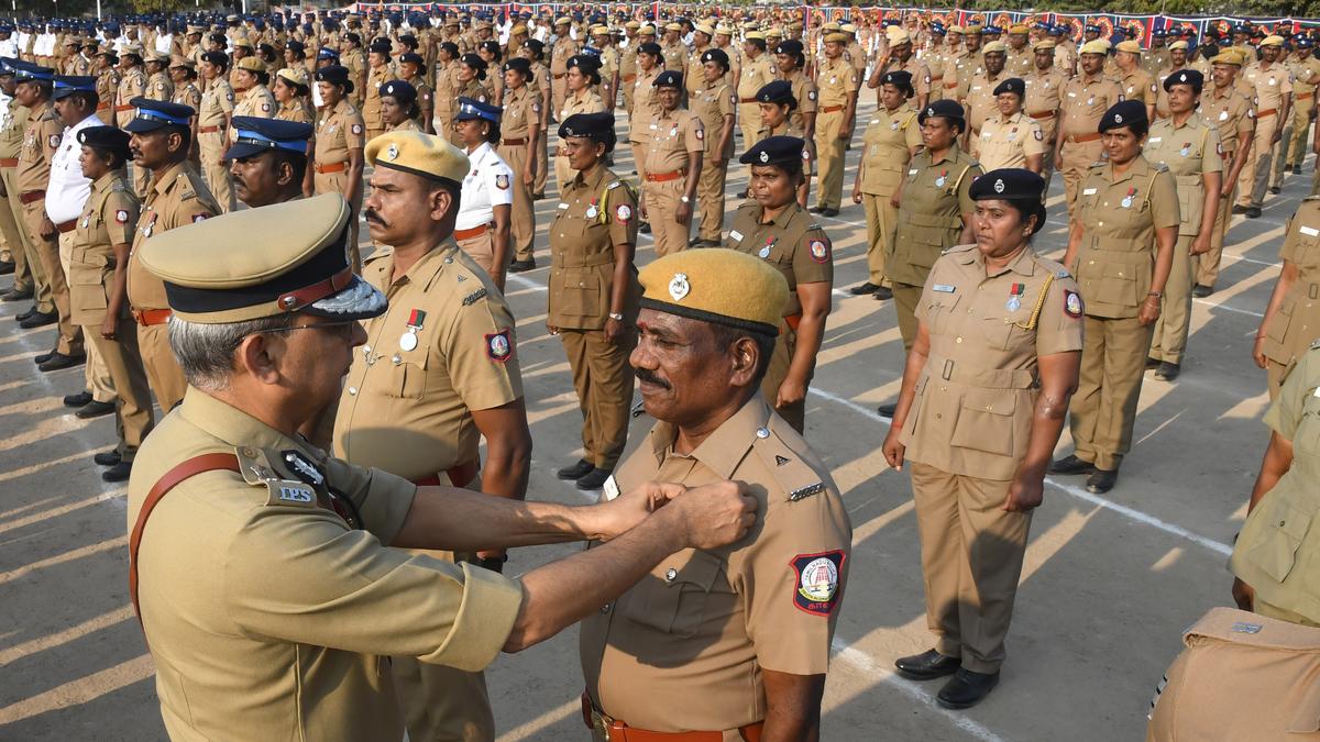 544 police personnel from Chennai receive constabulary medal for ...