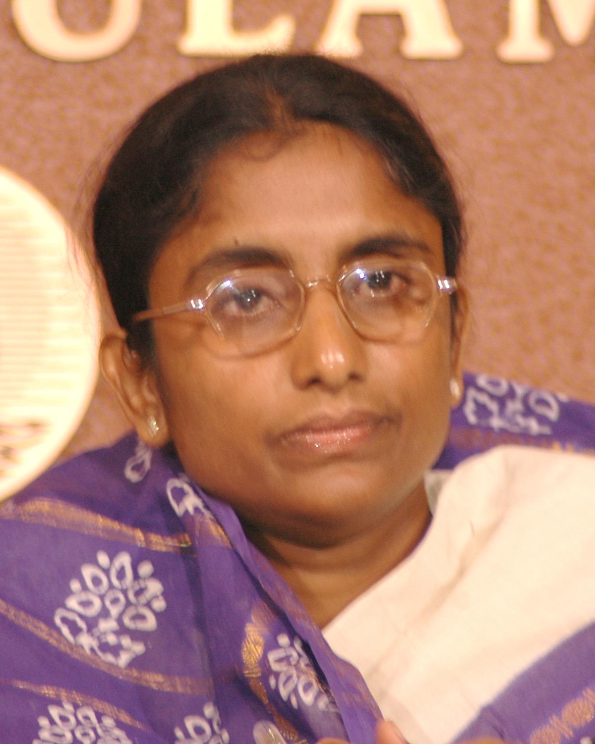 Midnight raid in Palakkad Congress leaders’ rooms triggers protests ...