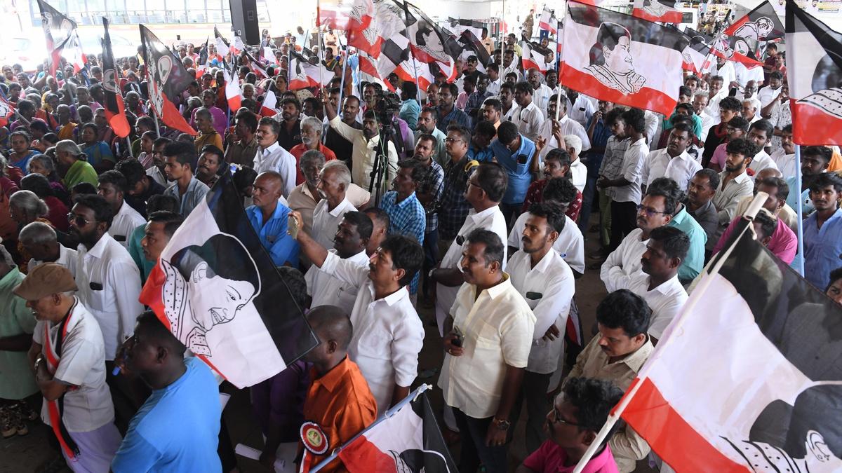 Arrest real culprits of Kodanadu heist, demand OPS supporters, AMMK - The Hindu