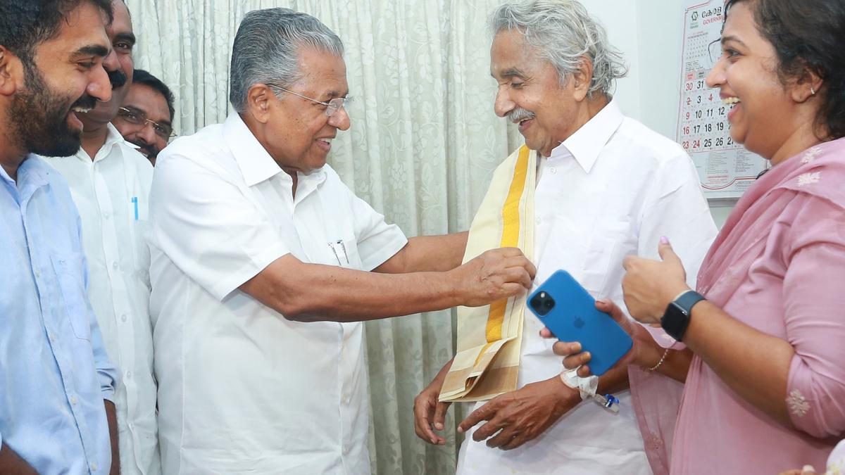 CM, Mammootty greet Oommen Chandy on his 79th birthday - The Hindu
