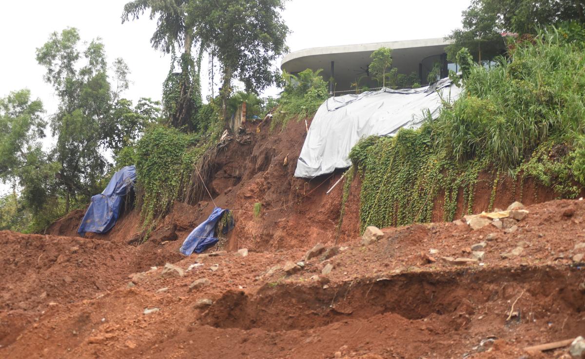 Five fishermen stranded in Arabian sea rescued - The Hindu