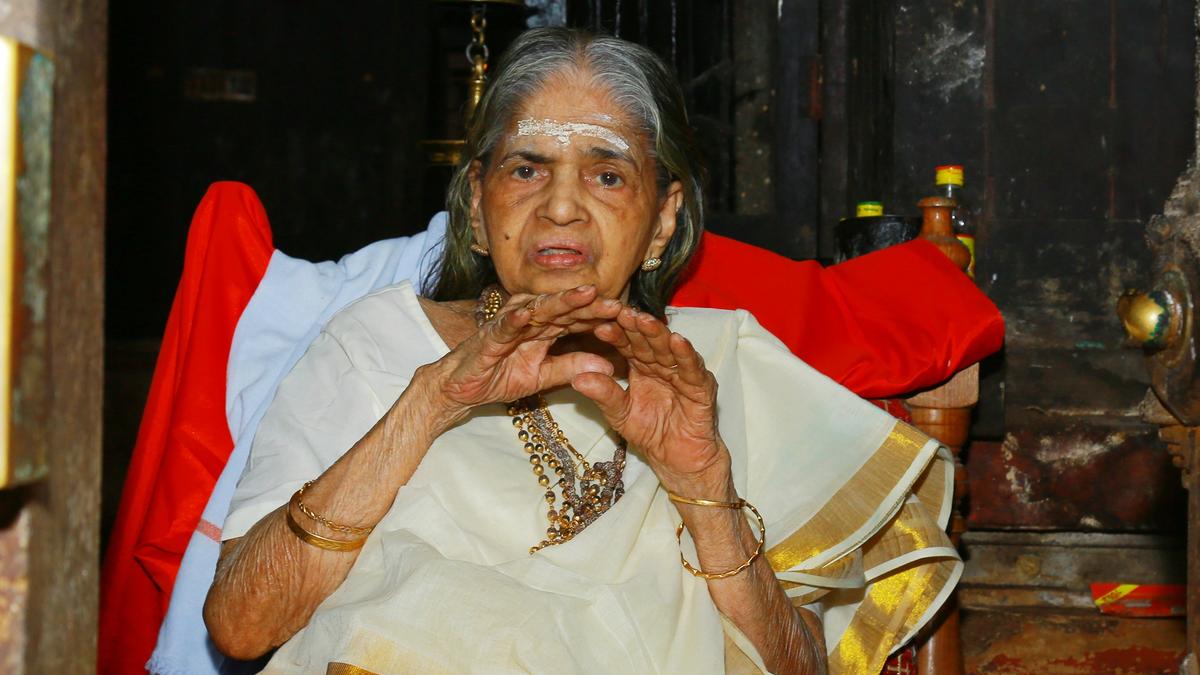 Mannarasala Amma Umadevi Antharjanam dies at 94 - The Hindu