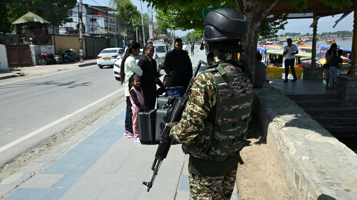 Pahalgam terror attack: Militaries of India, Pakistan on high alert ...